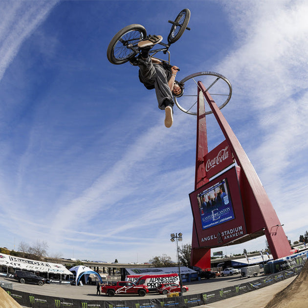 Kevin Peraza Kicks Off 2025 at BMX Triple Challenge – Mongoose